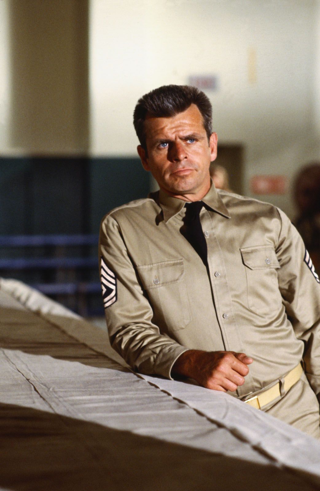 Bild zu William Devane - Bild William Devane - Foto 11 von 40 ...