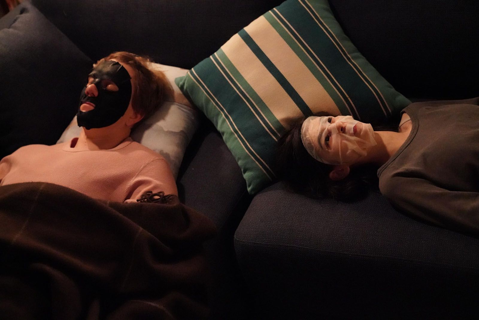 Bild zu Maeve Press - Everything's Gonna Be Okay : Bild Josh Thomas ...