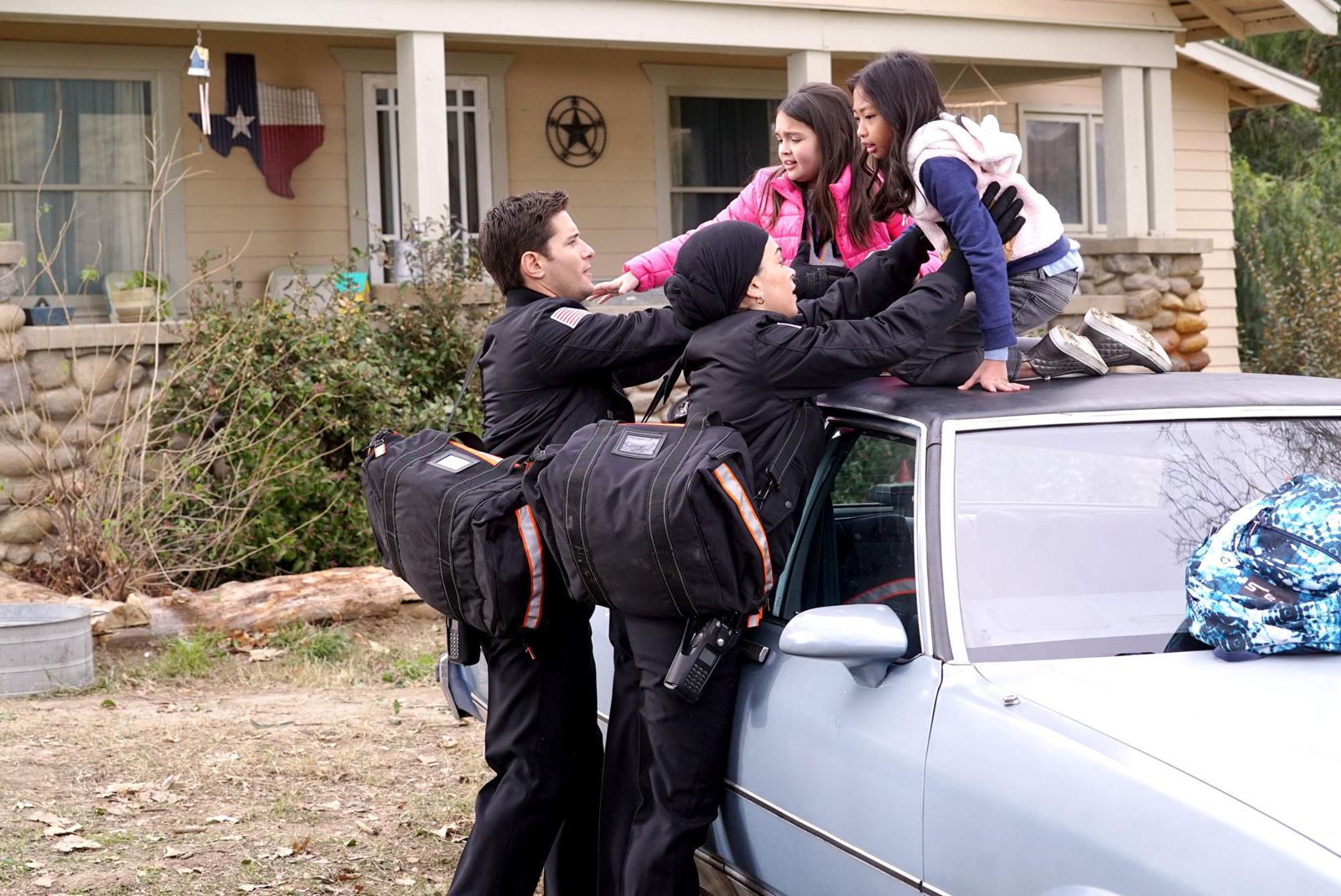 Bild zu Vivienne Ripley Rutherford - 9-1-1: Lone Star : Bild Ronen ...