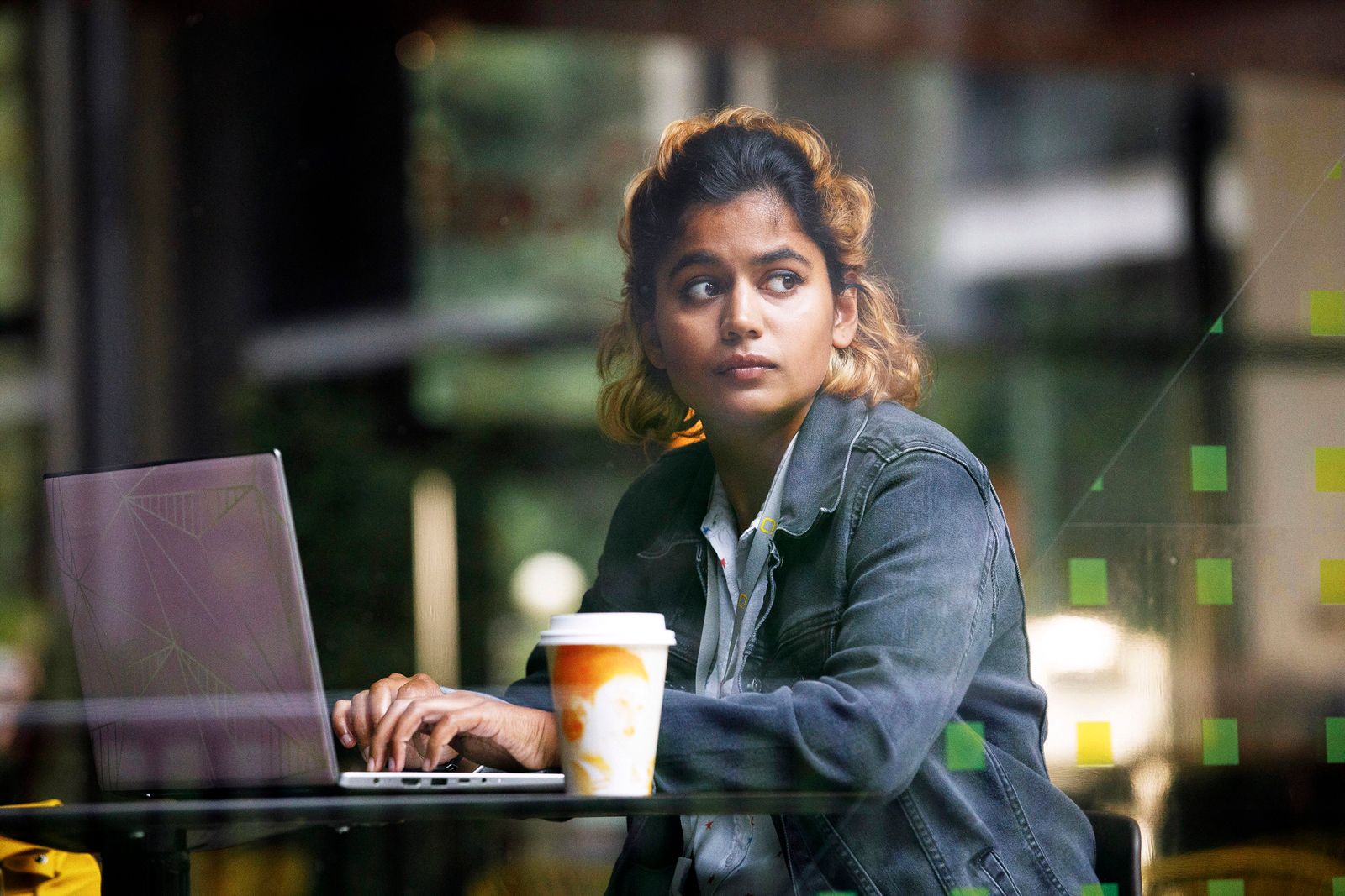 Devs: Devs : Bild Linnea Berthelsen - 28 von 52 - FILMSTARTS.de