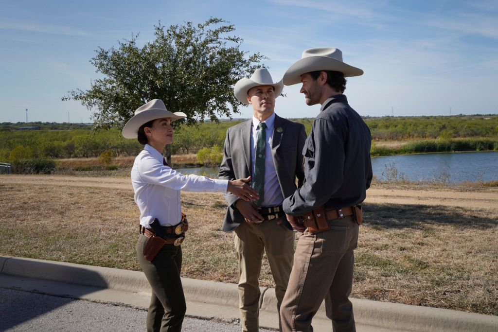 Walker: Bild Lindsey Morgan, Coby Bell, Jared Padalecki - 61 von 62 ...