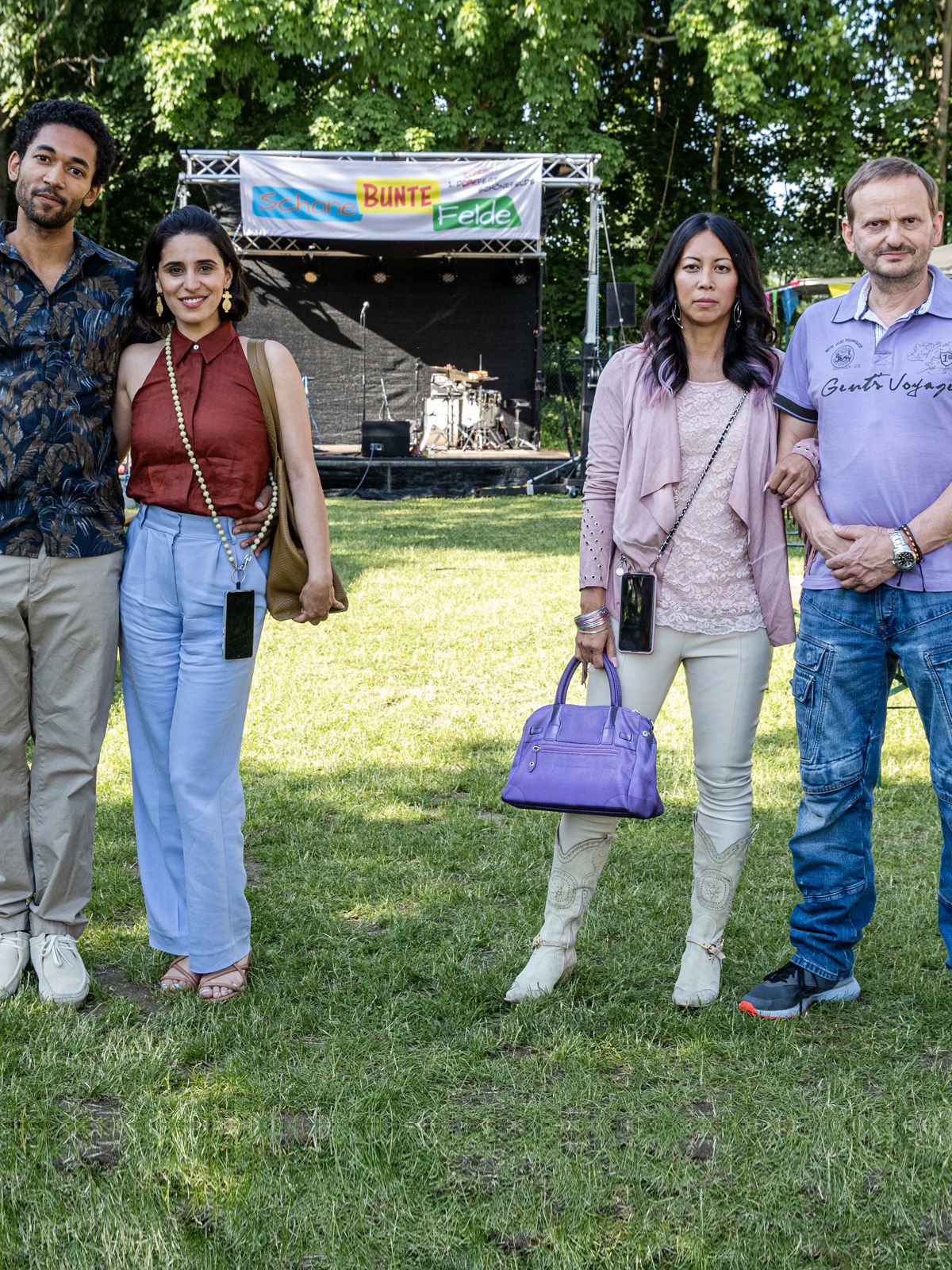 Doppelhaushälfte - TV-Serie 2022 - FILMSTARTS.de