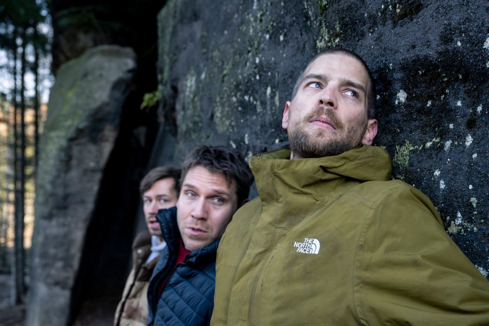 Bild zu Robert Finster - Prey : Bild Hanno Koffler, David Kross, Robert Finster - Foto 1 von 12 ...