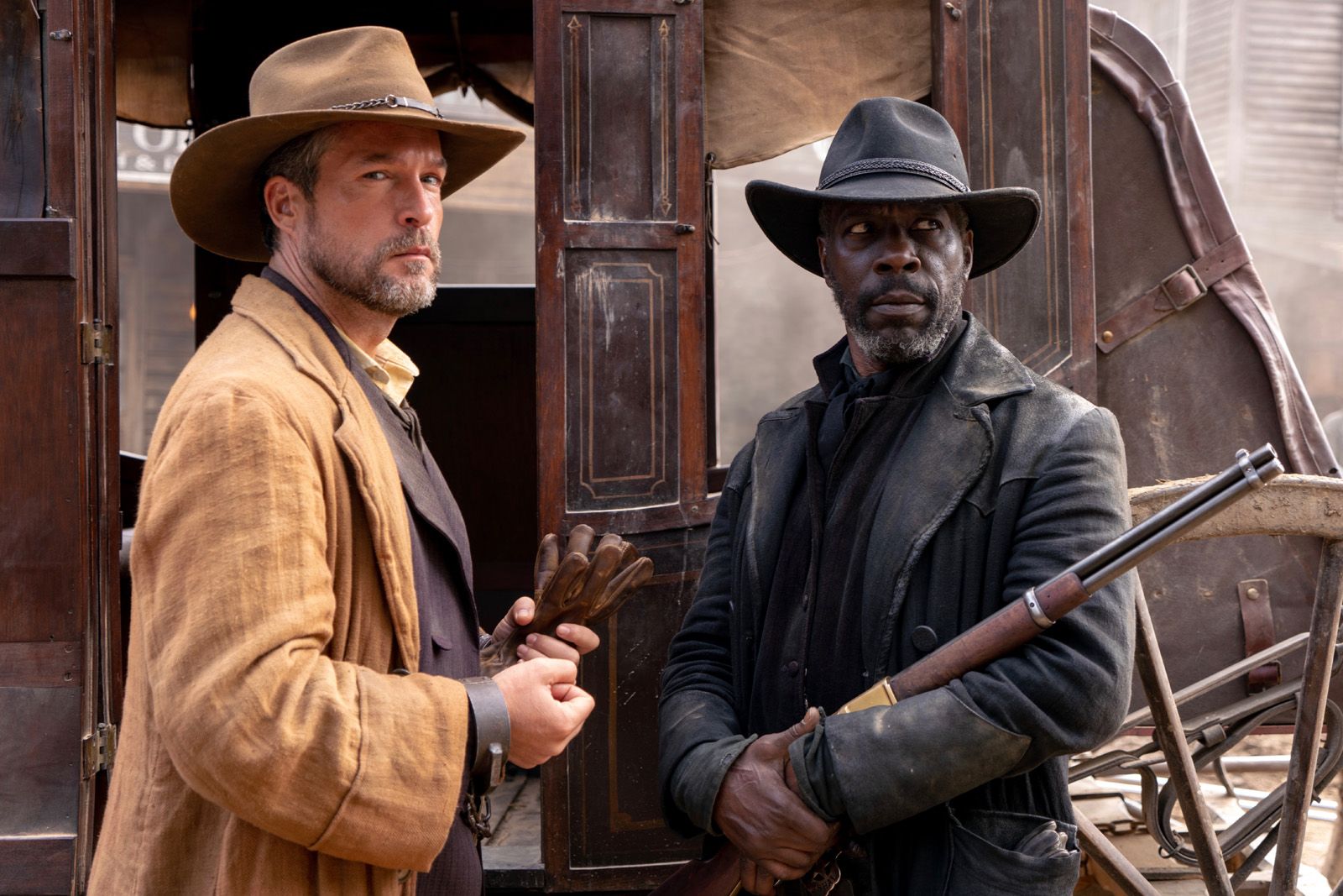 Bild zu John Light - Bild John Light, Gary Beadle - Foto 0 von 3 ...