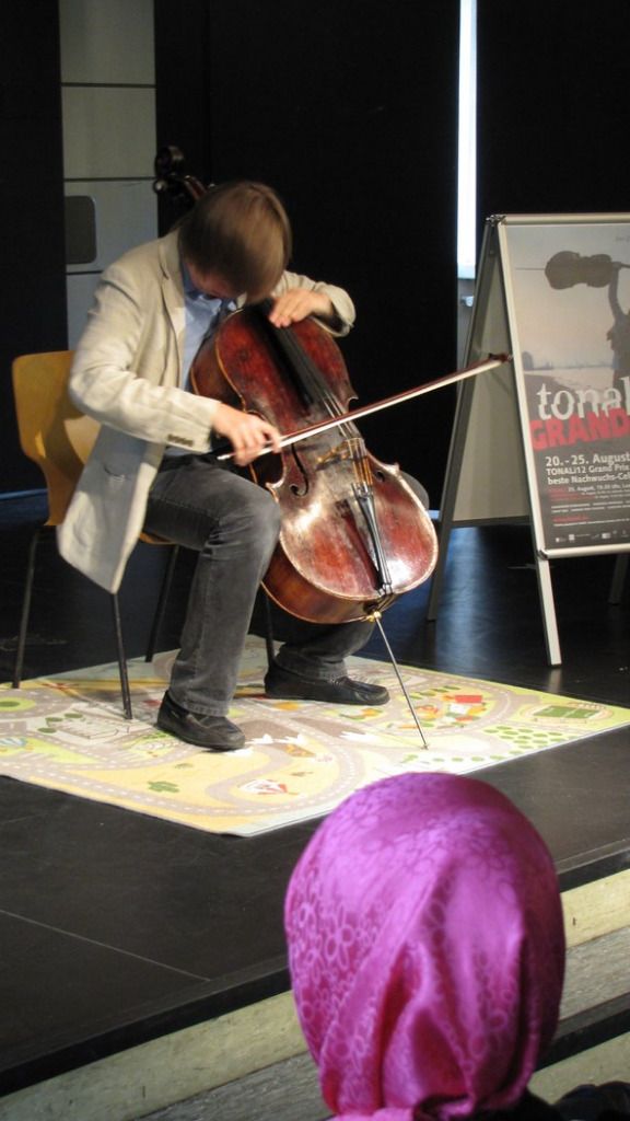 Foto zum Film Ciao Cello - Grand Prix der Cellisten - Bild 5 auf 9 ...