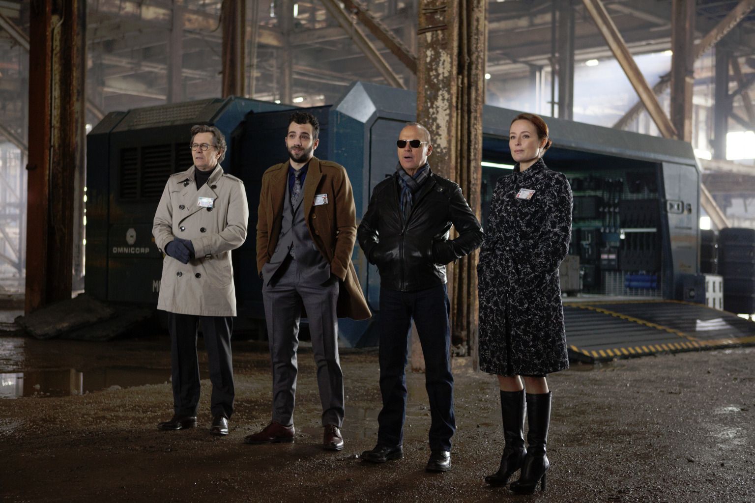 Bild zu Jennifer Ehle - RoboCop : Bild Jay Baruchel, Michael Keaton ...