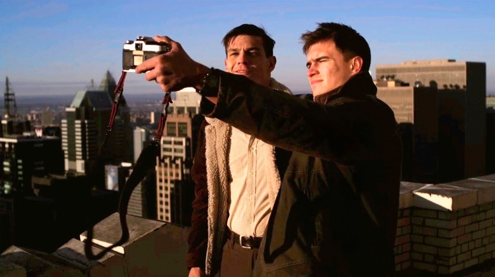 Foto zum Film Burning Blue - Bild 10 auf 12 - FILMSTARTS.de