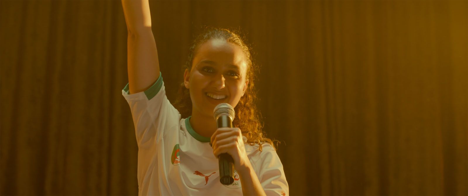 Bild zu Oulaya Amamra - Bild Oulaya Amamra - Foto 10 von 47 - FILMSTARTS.de