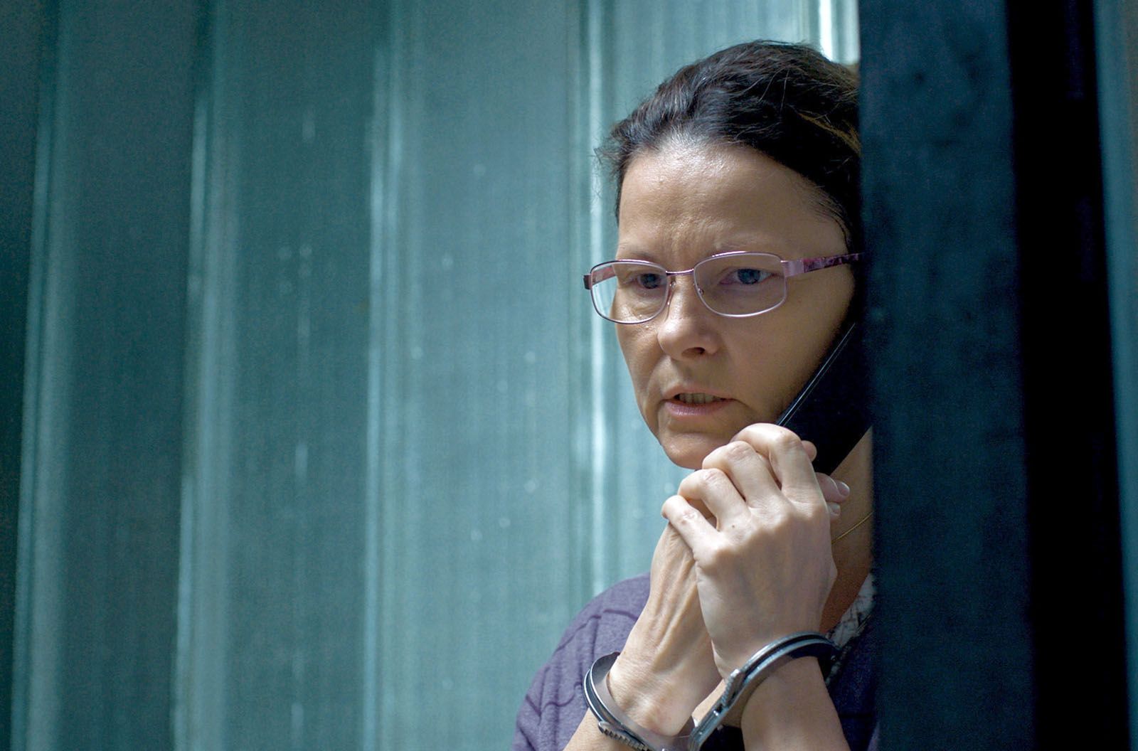 Suspicion: Bild - 3 von 4 - FILMSTARTS.de