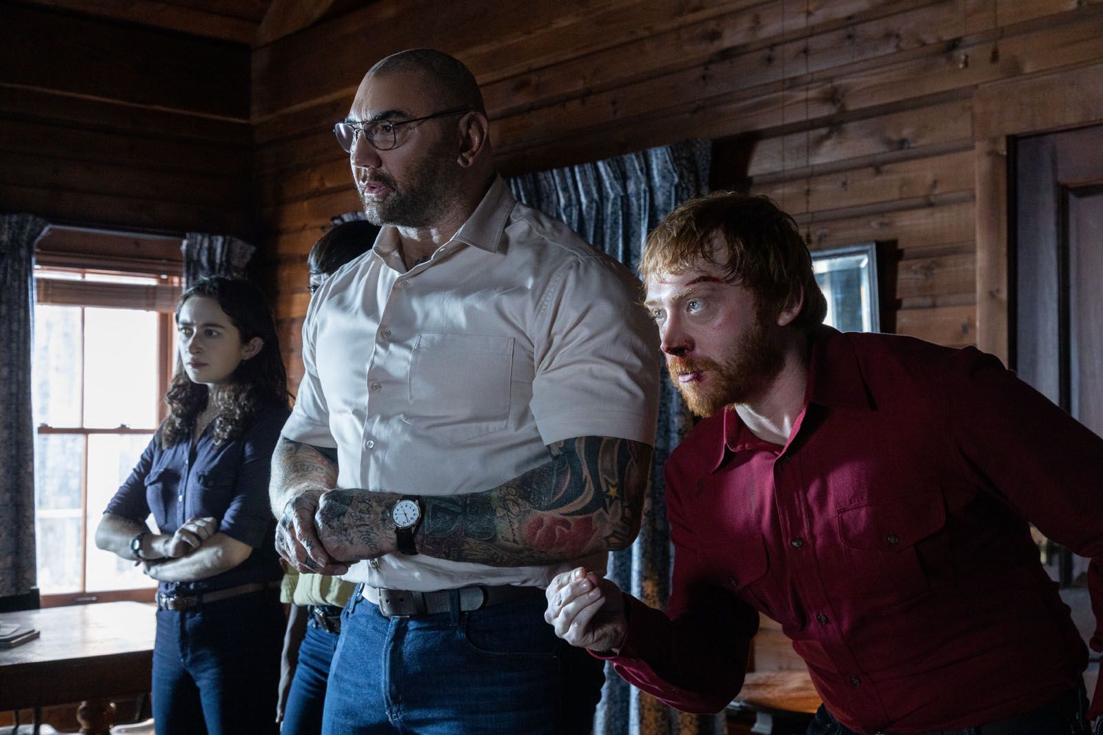 Bild zu Abby Quinn - Knock At The Cabin : Bild Abby Quinn, Dave Bautista, Rupert Grint - Foto 4 ...