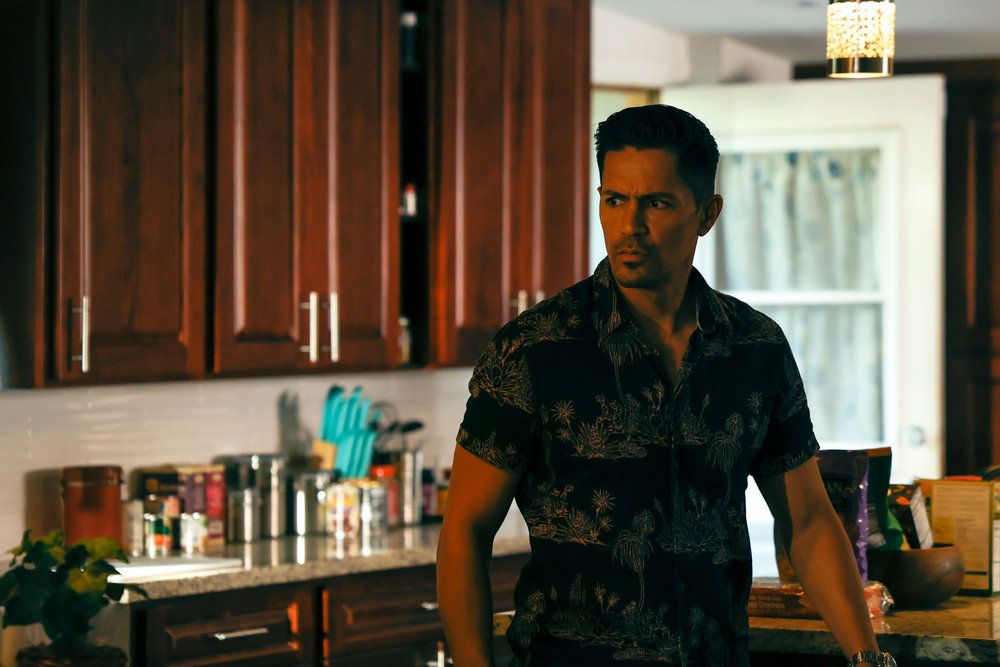 Bild zu Jay Hernandez - Magnum, P.I. (2018) : Bild Jay Hernandez - Foto ...