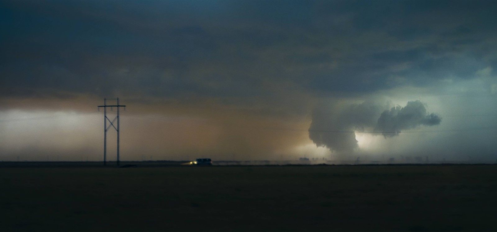 Foto zum Film Supercell - Sturmjäger - Bild 2 auf 20 - FILMSTARTS.de