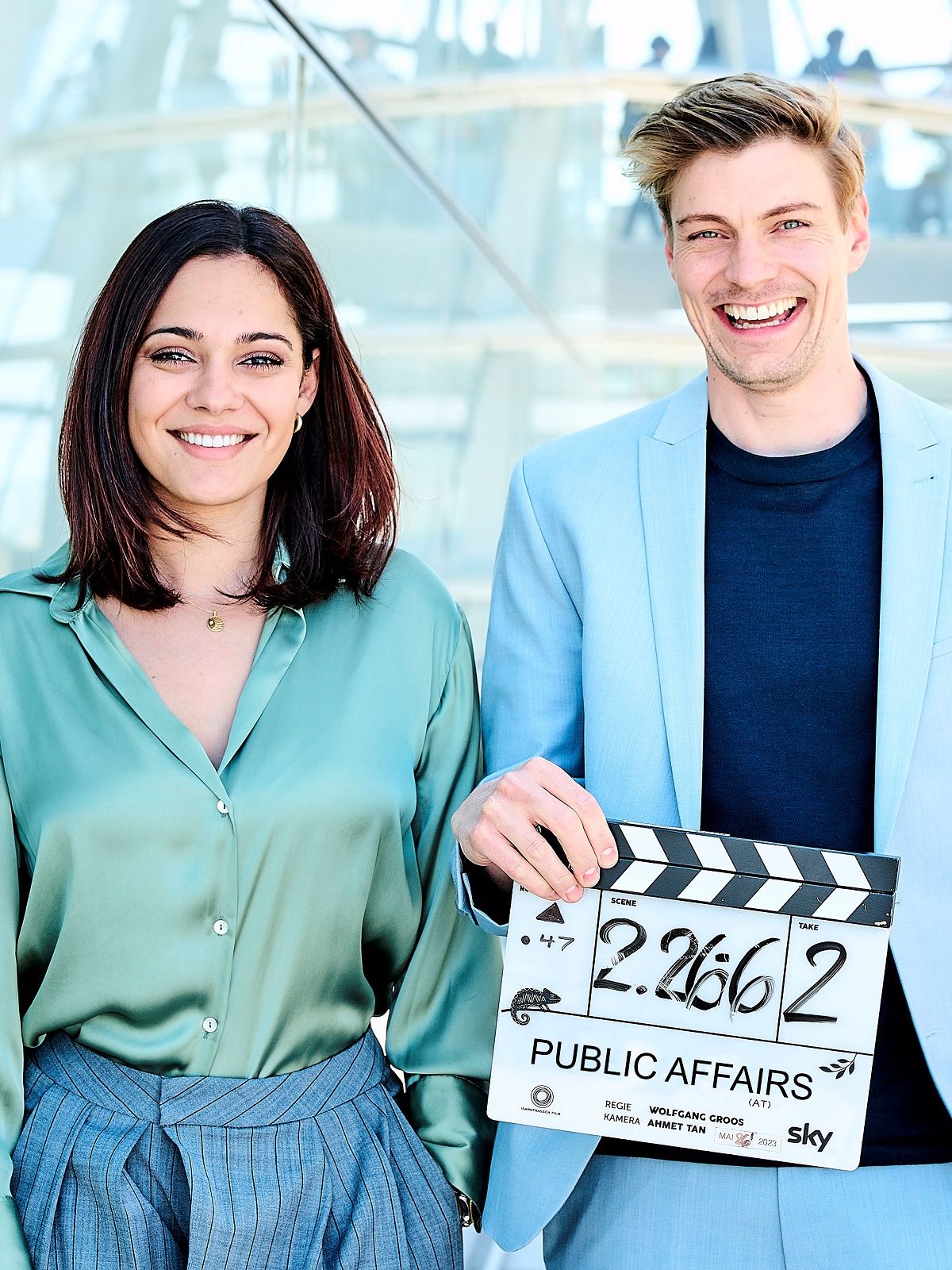Public Affairs - TV-Serie 2024 - FILMSTARTS.de
