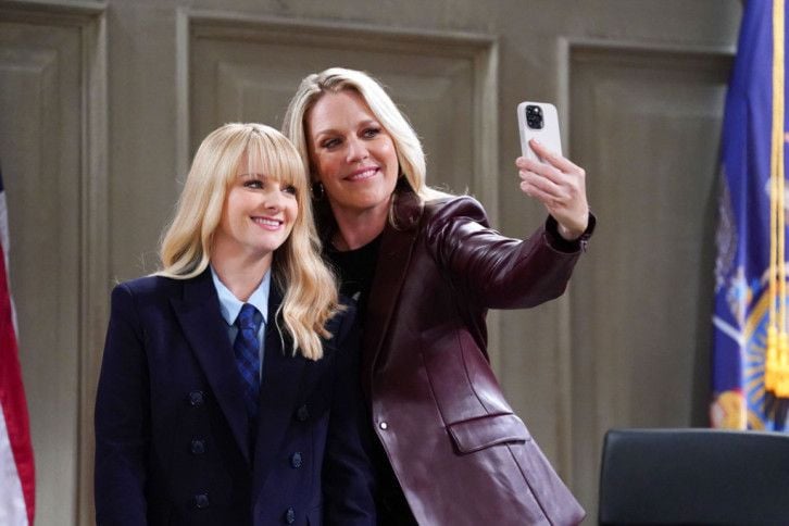 Bild zu Melissa Rauch - Bild Jessica St. Clair, Melissa Rauch - Foto 2 ...