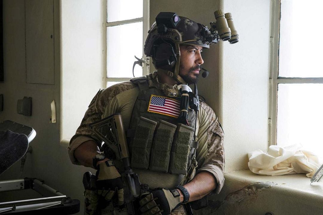SEAL Team: SEAL Team : Bild Neil Brown Jr. - 329 von 342 - FILMSTARTS.de