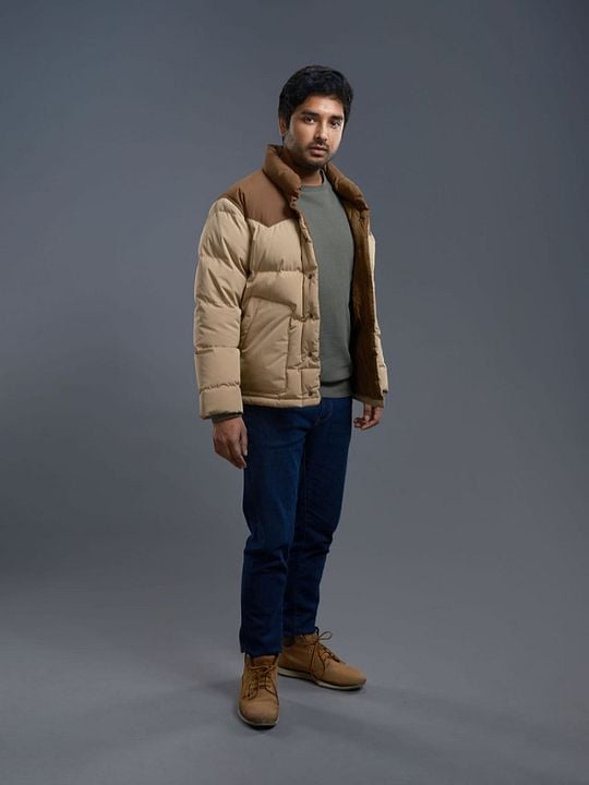 La Brea: Bild Rohan Mirchandaney - 8 von 43 - FILMSTARTS.de