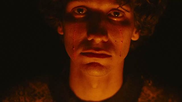 Das Kraken-Monster aus der Toilette: Der durchgeknallte Trailer zu ...