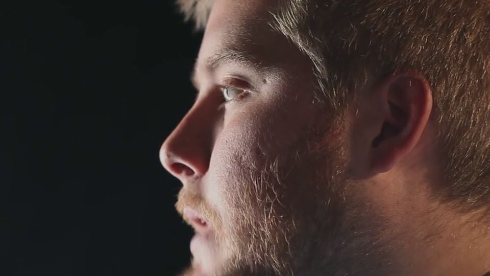 An Open Secret Trailer - An Open Secret Trailer OV - FILMSTARTS.de