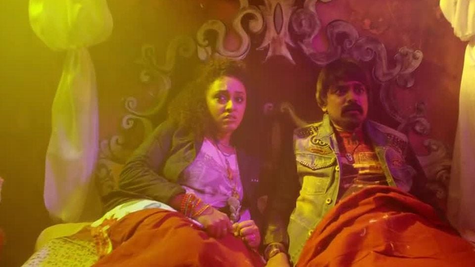 Double Barrel Trailer - Double Barrel Trailer OV - FILMSTARTS.de