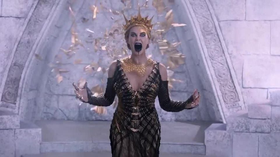 The Huntsman & The Ice Queen Trailer - The Huntsman & The Ice Queen ...