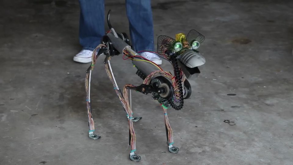 Robo-Dog Trailer - Robo-Dog Trailer OV - FILMSTARTS.de