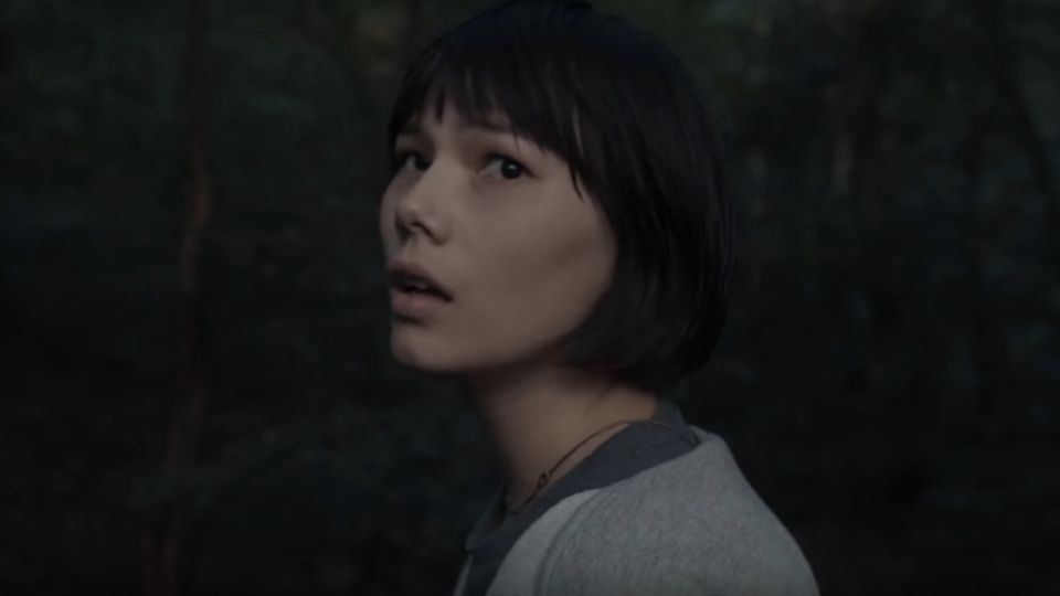 The Receptionist Trailer - The Receptionist Trailer OV - FILMSTARTS.de