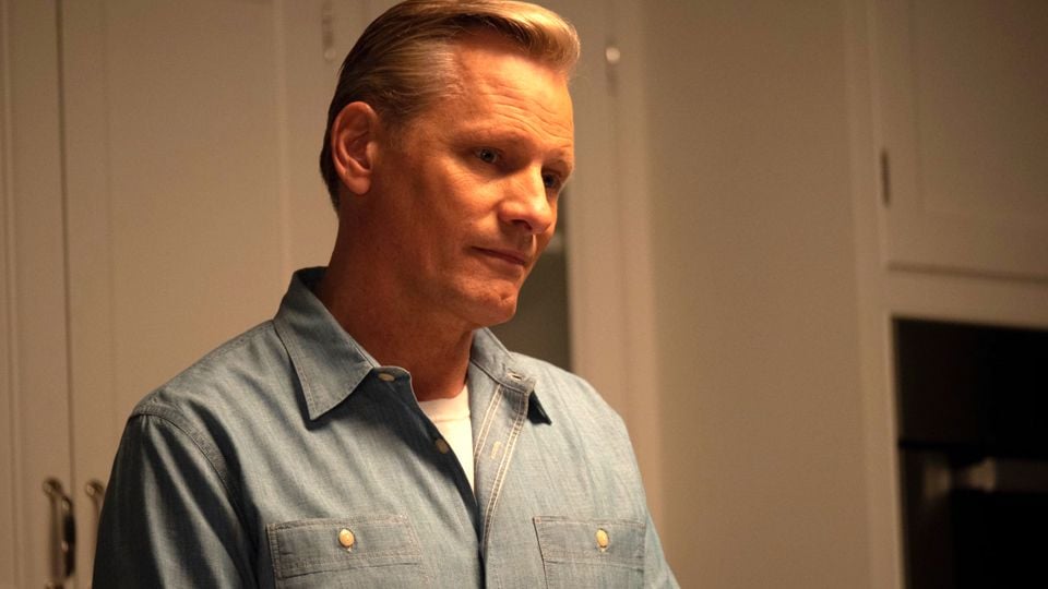 Falling Trailer - Falling Trailer DF - FILMSTARTS.de