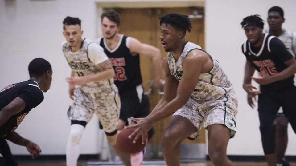 Last Chance U: Basketball Teaser OV - Teaser Last Chance U: Basketball ...