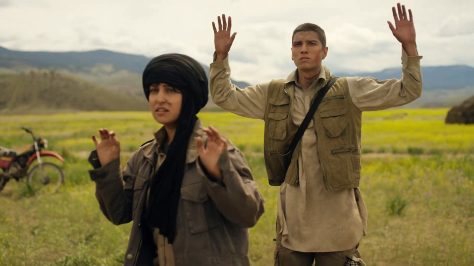 Red Snow Trailer - Red Snow Trailer OV - FILMSTARTS.de