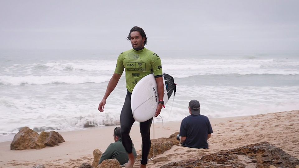 Chasing Waves Teaser OV - Teaser Chasing Waves - FILMSTARTS.de