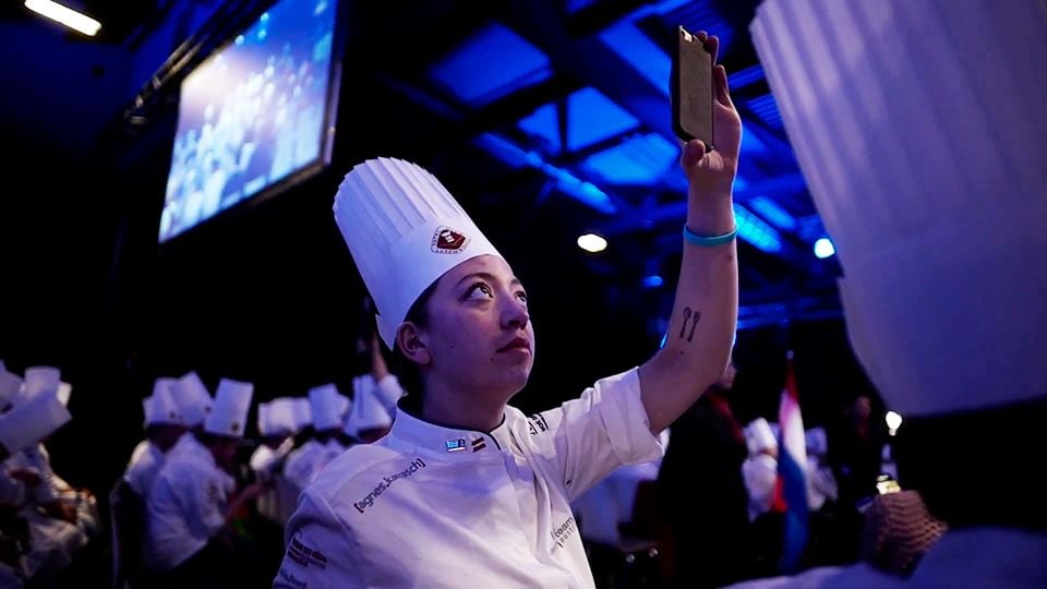 She Chef Teaser - She Chef Trailer OmdU - FILMSTARTS.de